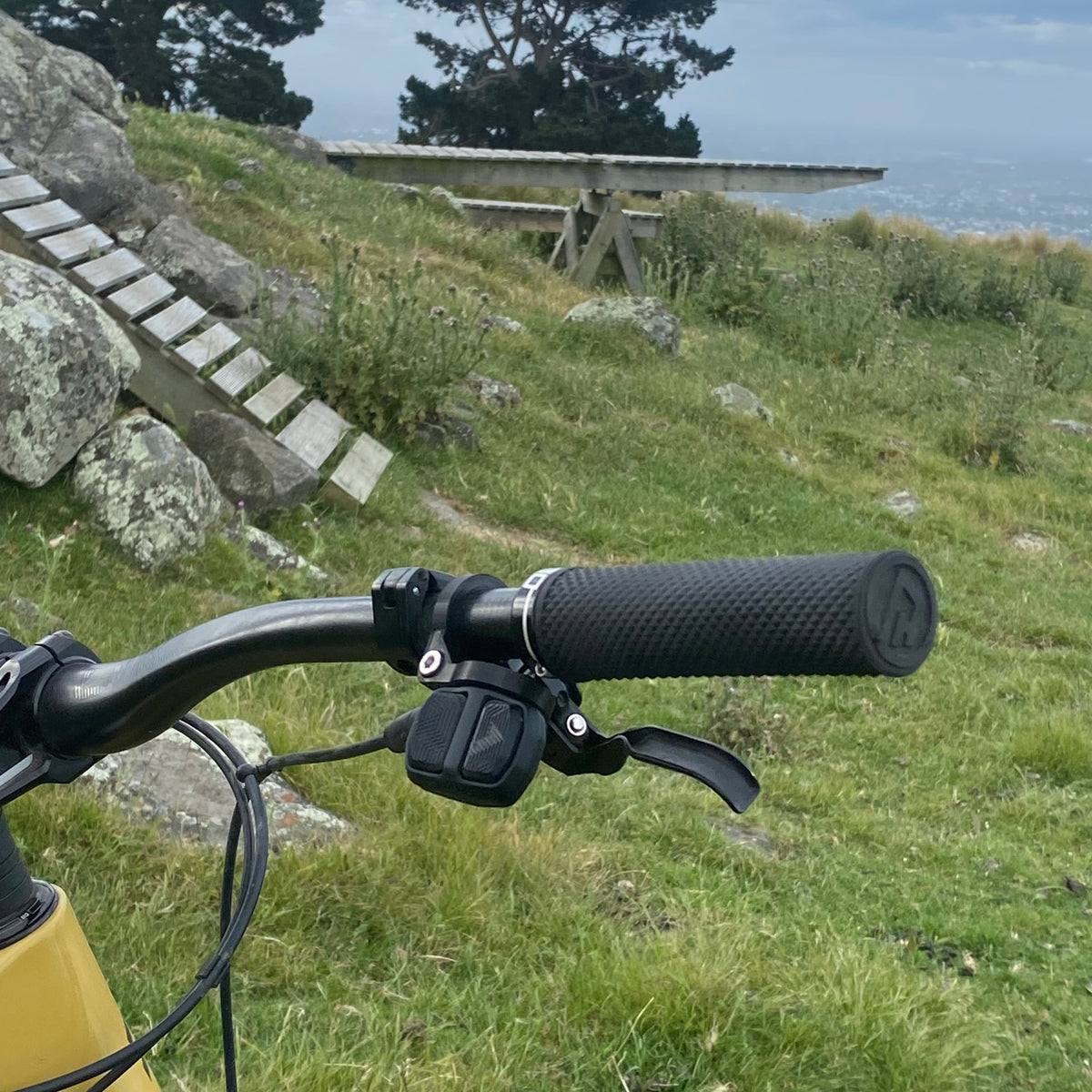 Right Angle Pod Clamp – DVO NewZealand